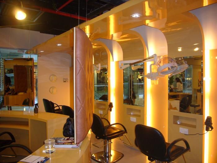 Tanzanian Beauty Salons: Where Trends Come to Life